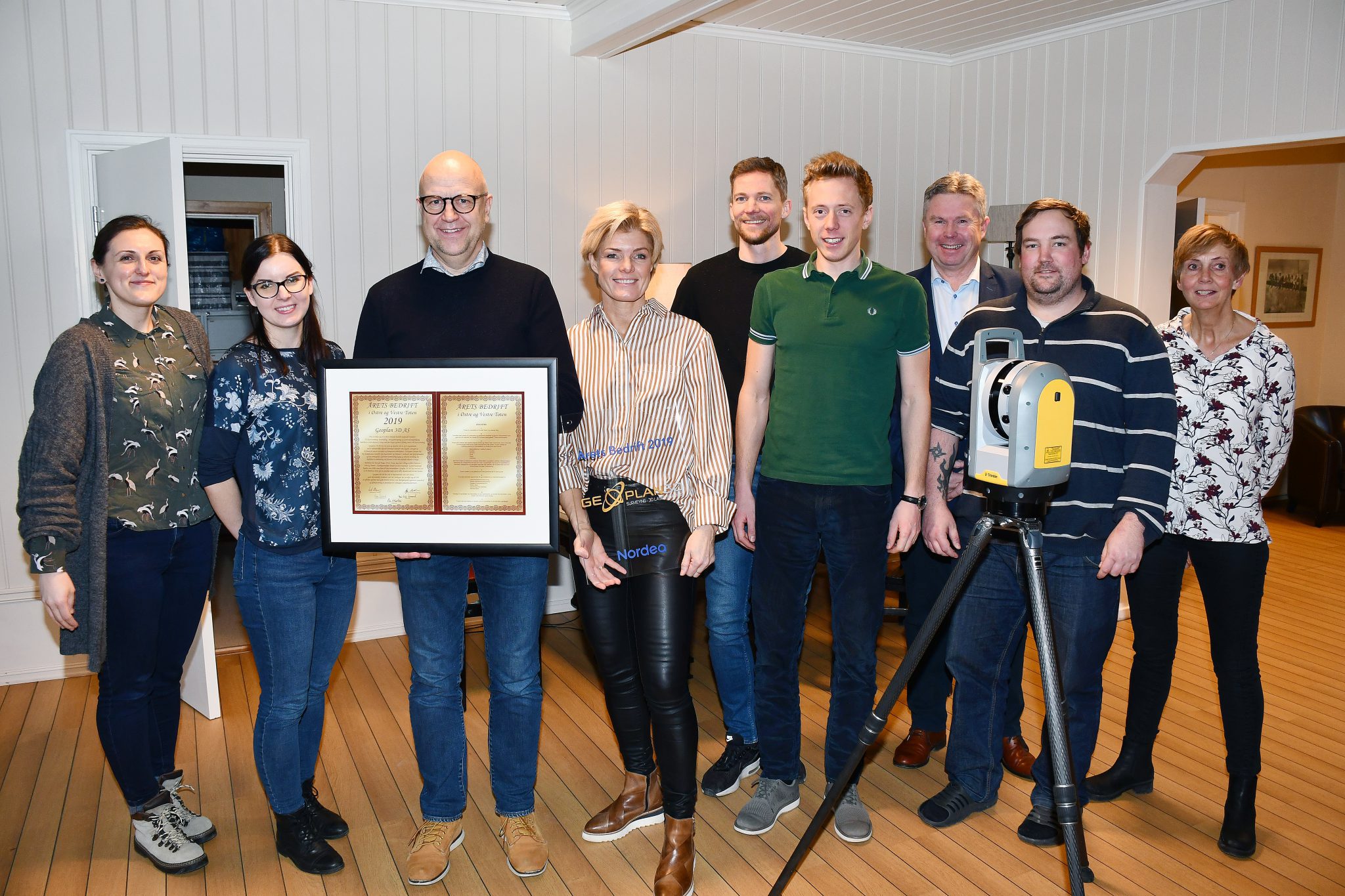 Kapp-firma er landsledende, i dag fikk de gjev pris - Totens Blad Kapp-firma er landsledende, i dag fikk de gjev pris - Totens Blad