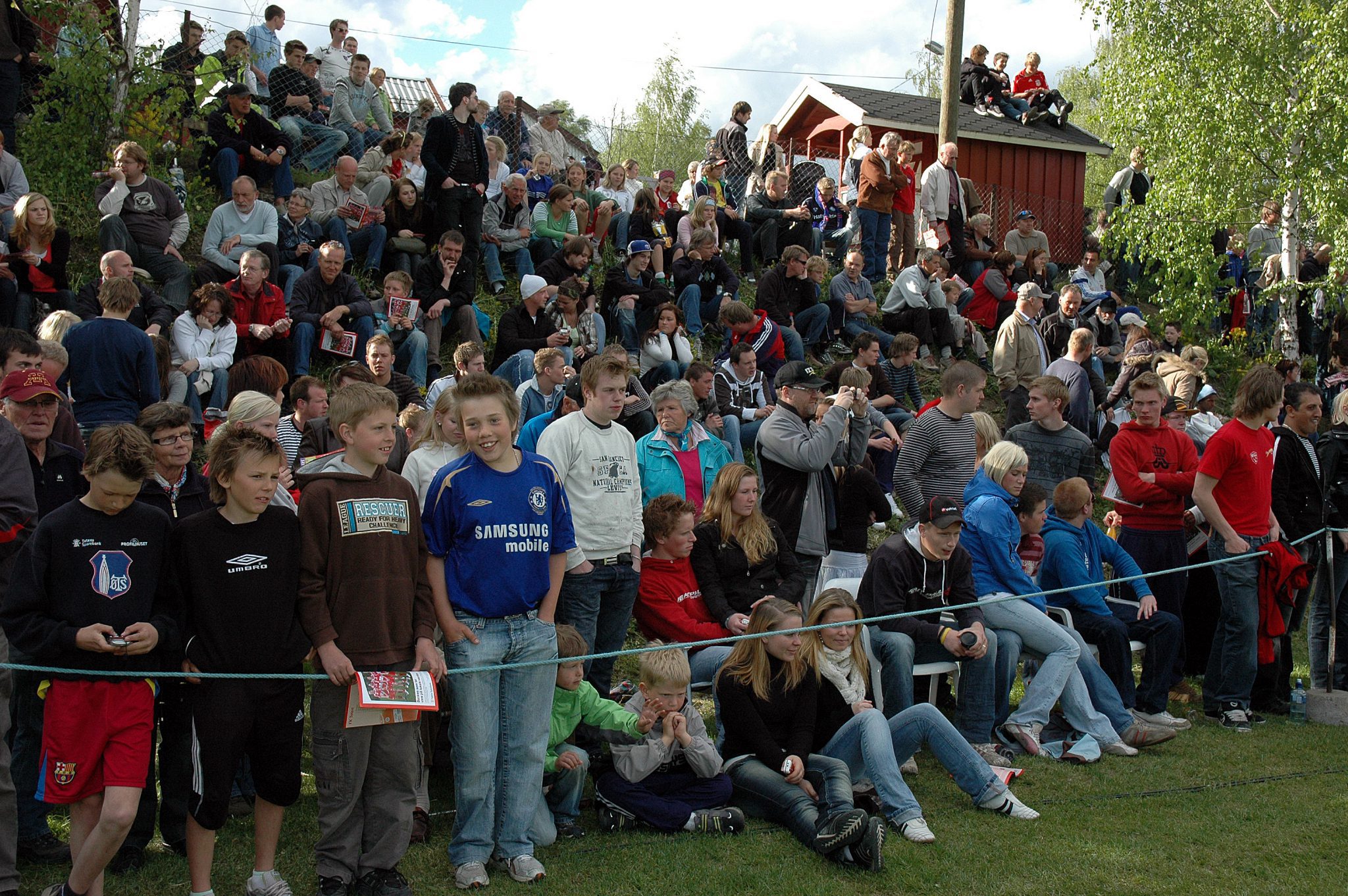 Cupfest med tissepause i Totenvika og bengalske lys på Skreia - Totens Blad
