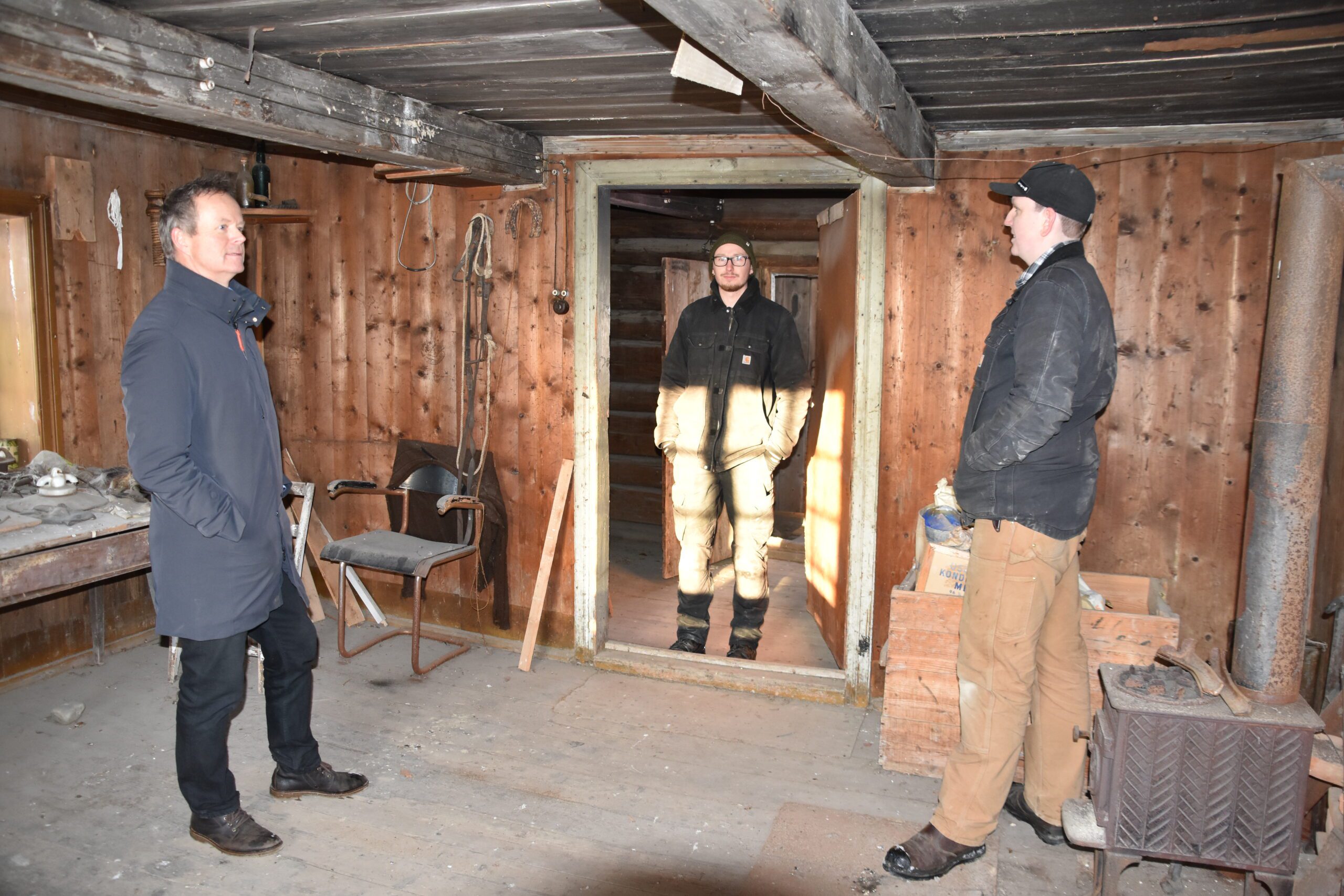 Peter og Mari setter i stand det eldste huset på ættegarden - Totens Blad
