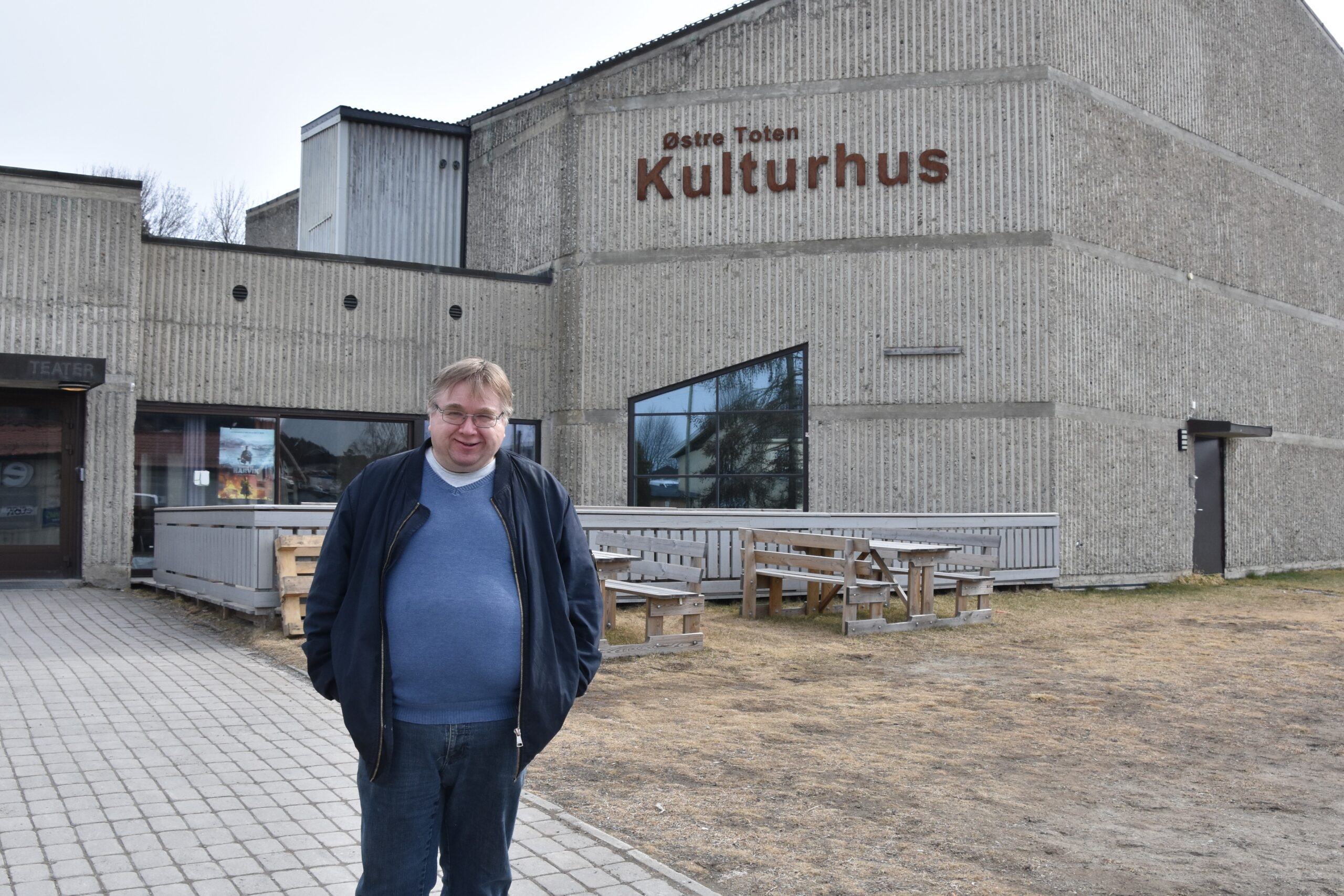 Storstua på Skreia får en etterlengtet oppussing - Totens Blad Storstua på Skreia får en etterlengtet oppussing - Totens Blad