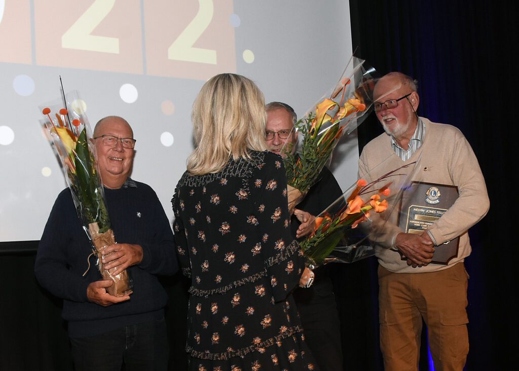 Karsten ble svært overrasket da han fikk hedersprisen - Totens Blad