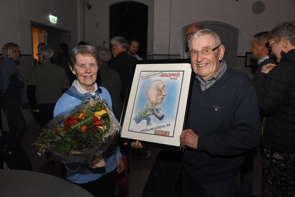 Karsten ble svært overrasket da han fikk hedersprisen - Totens Blad