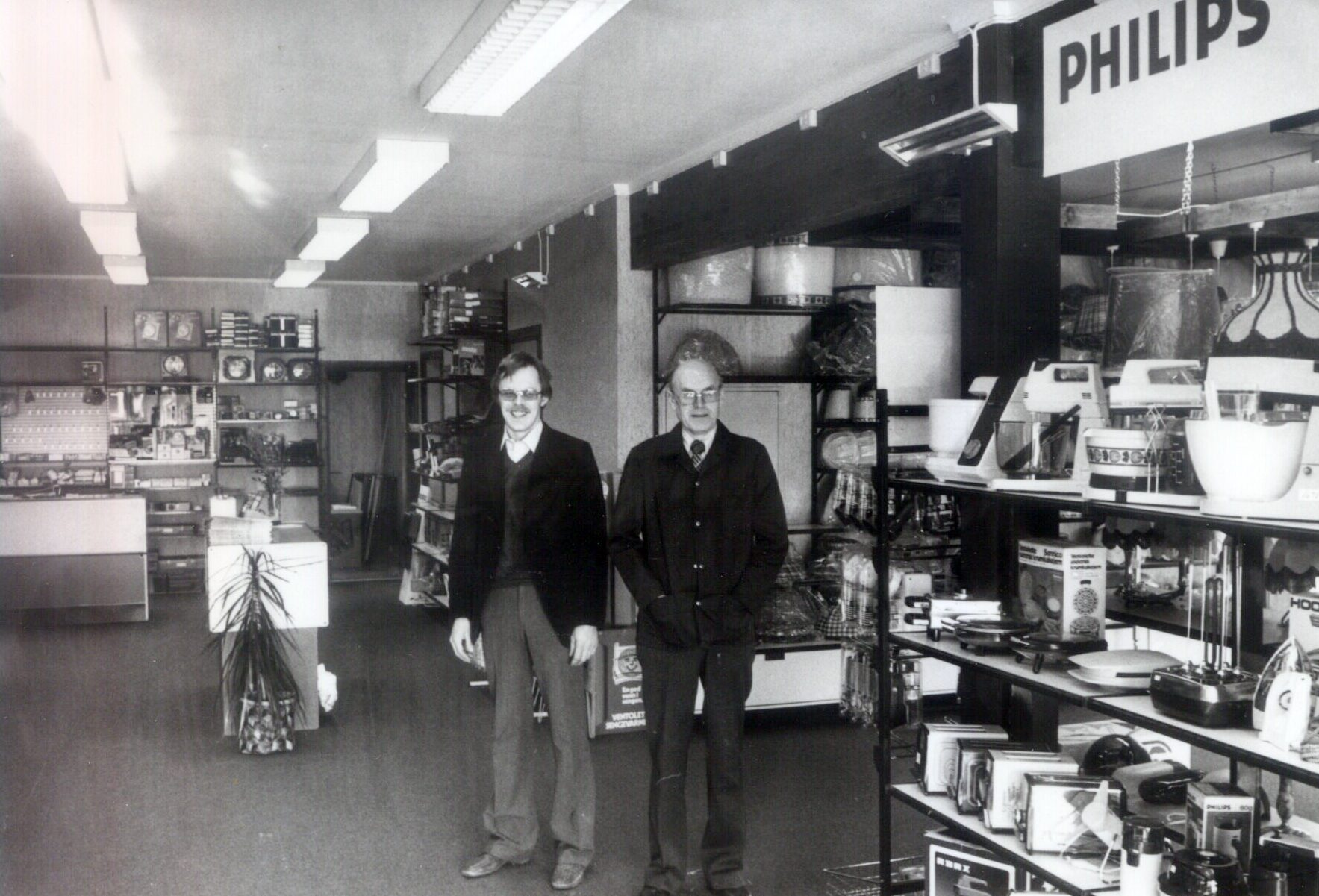 Åpnet i nye og flotte lokaler etter brannen - Totens Blad